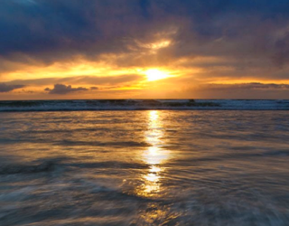 How to change Windows 10 Desktop Theme?